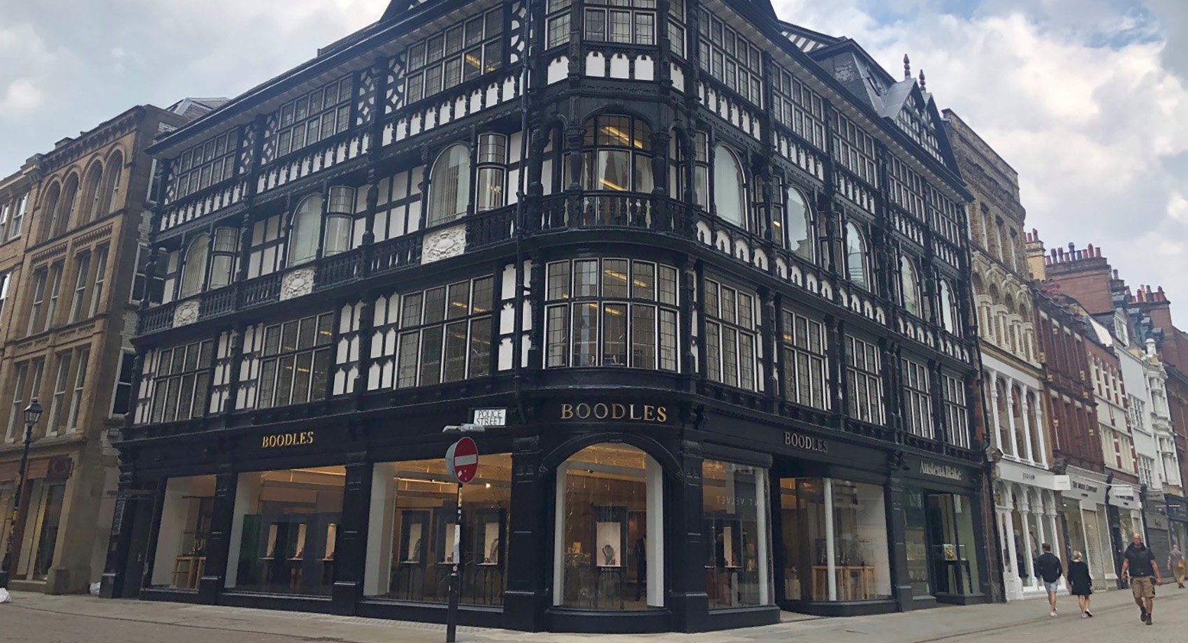 New Tenant Signs Up At The Chambers In Manchester | LSH